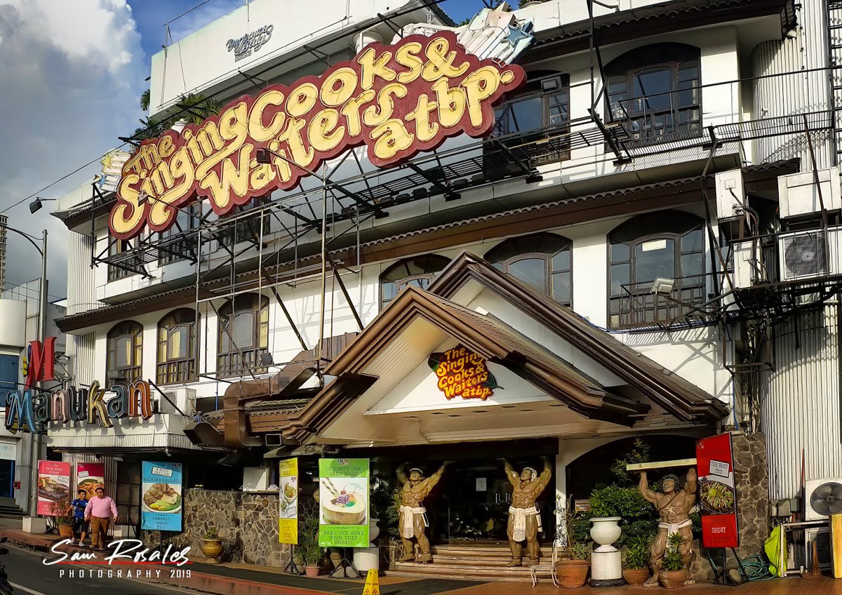 The Singing Cooks And Waiters